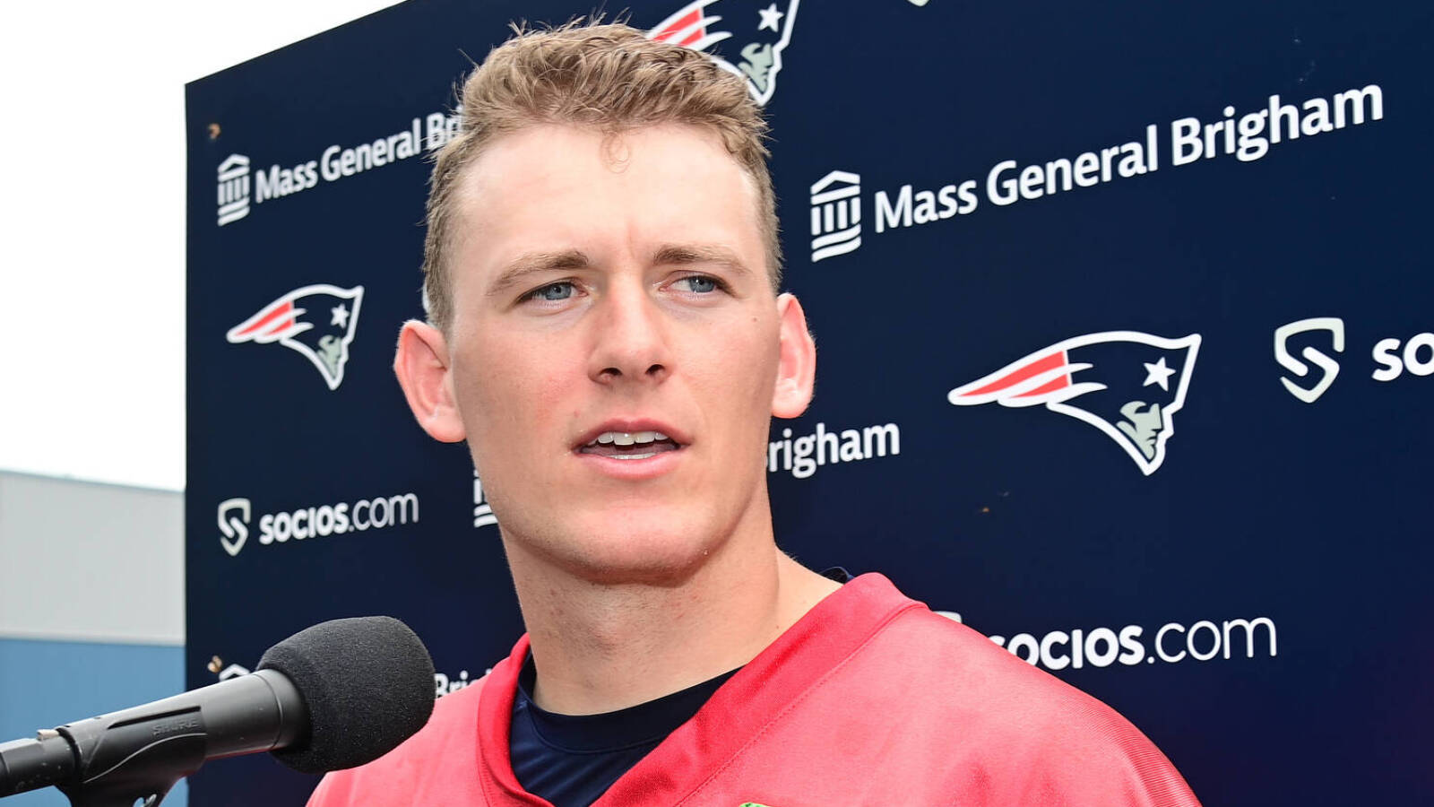 Mac Jones advises Jordan Love on replacing a legend | Yardbarker