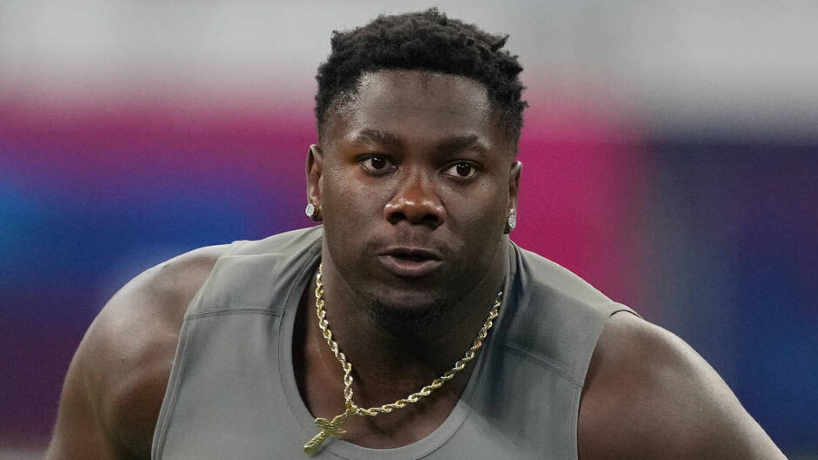 Falcons trade up in second round, draft Clemson DL at No. 35 | Yardbarker