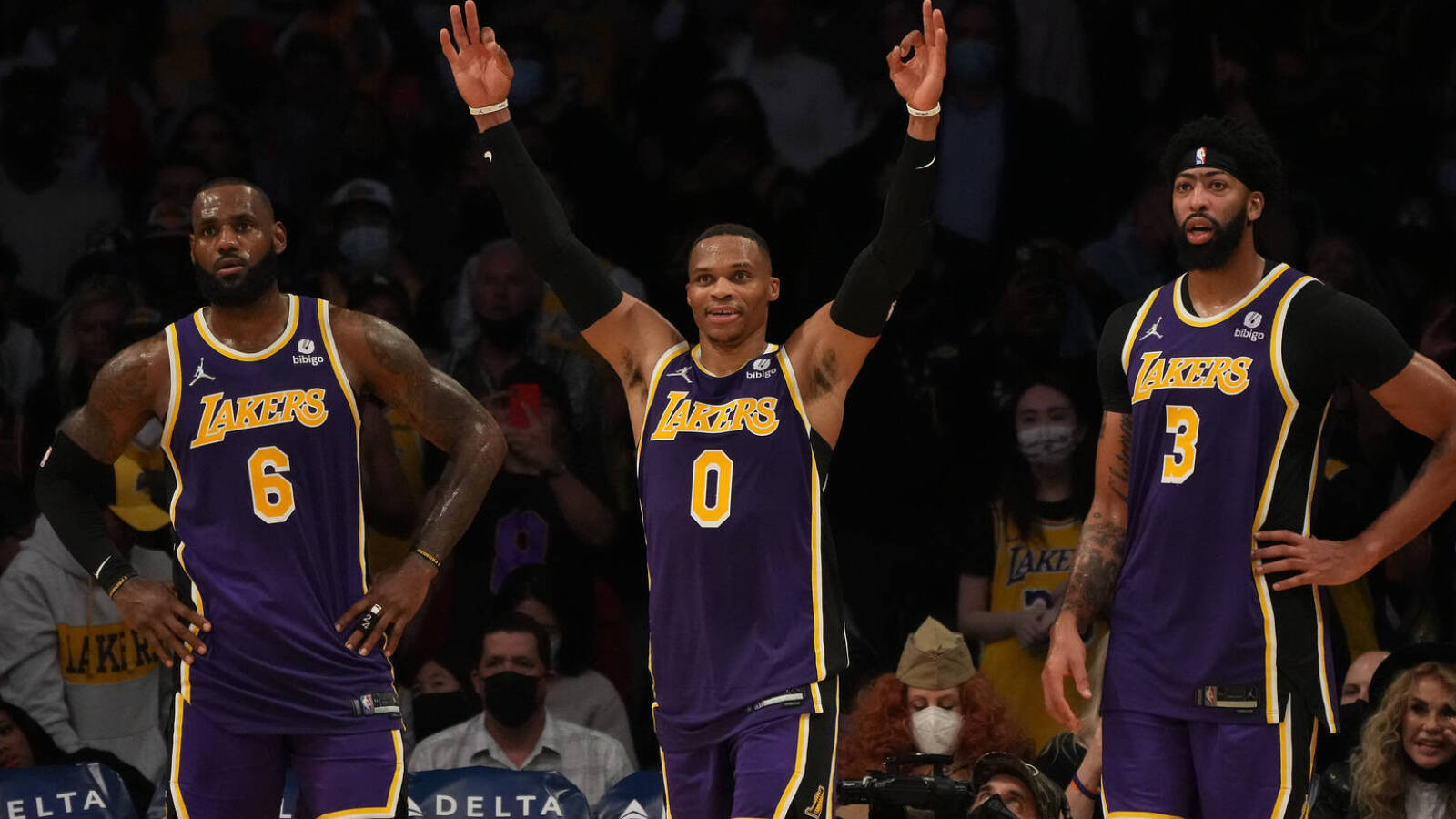 Lakers' Big 3 stars have phone call to discuss commitment? | Yardbarker