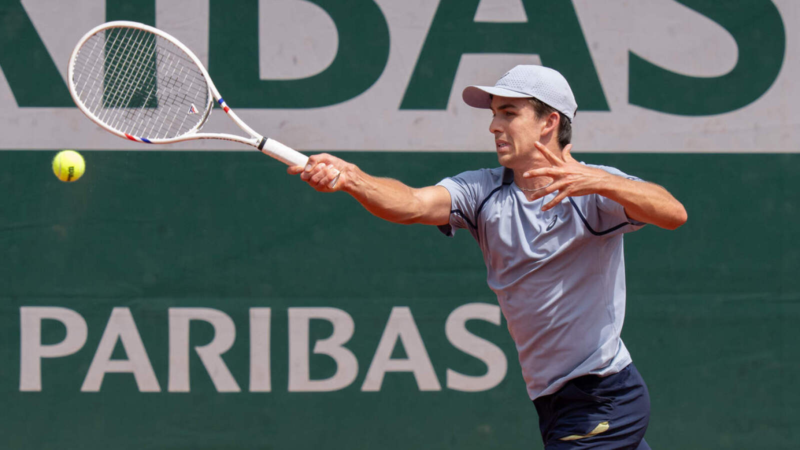 Unlikely American reaches fourth round at Roland-Garros | Yardbarker