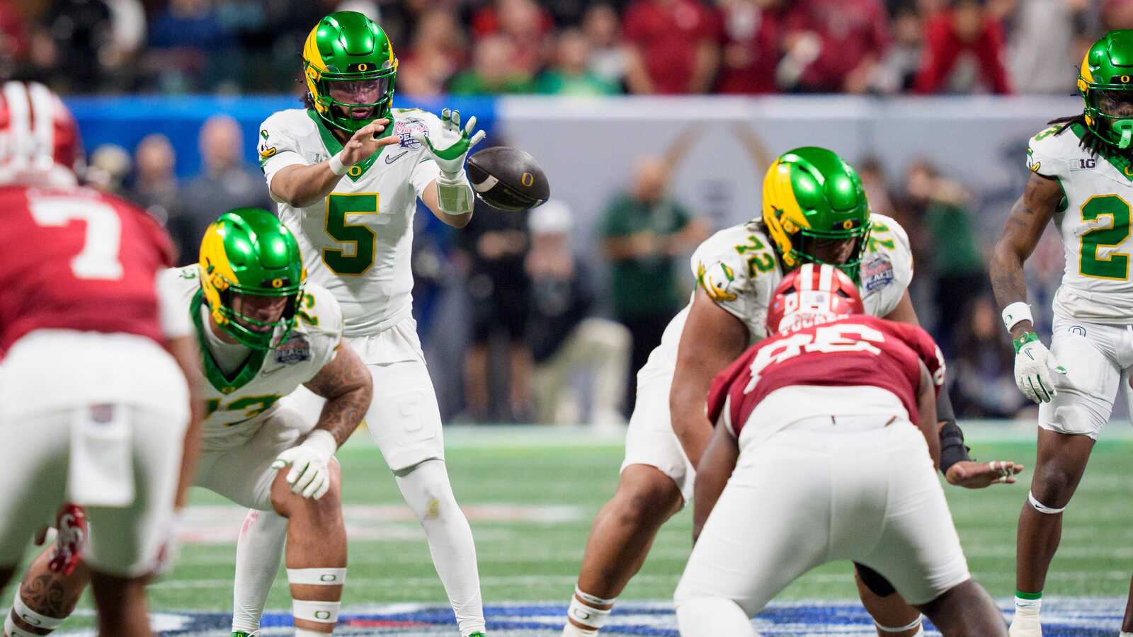Dante Moore Draft Decision Leaves Jets in QB Bind | Yardbarker