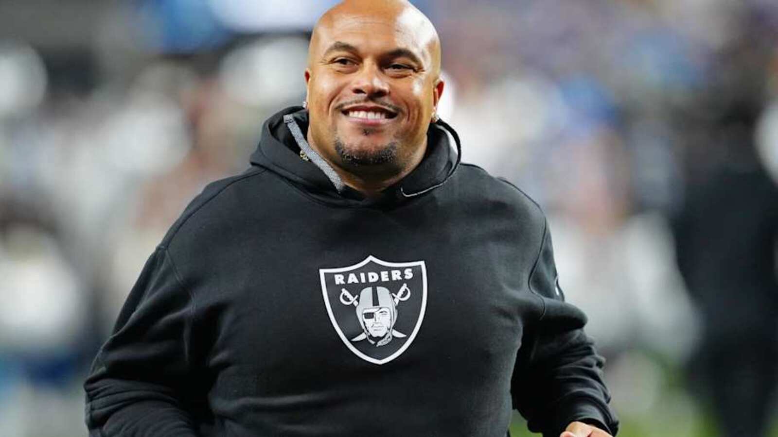 Former HC Antonio Pierce Gives Frank Opinion on Raiders' Issues ...