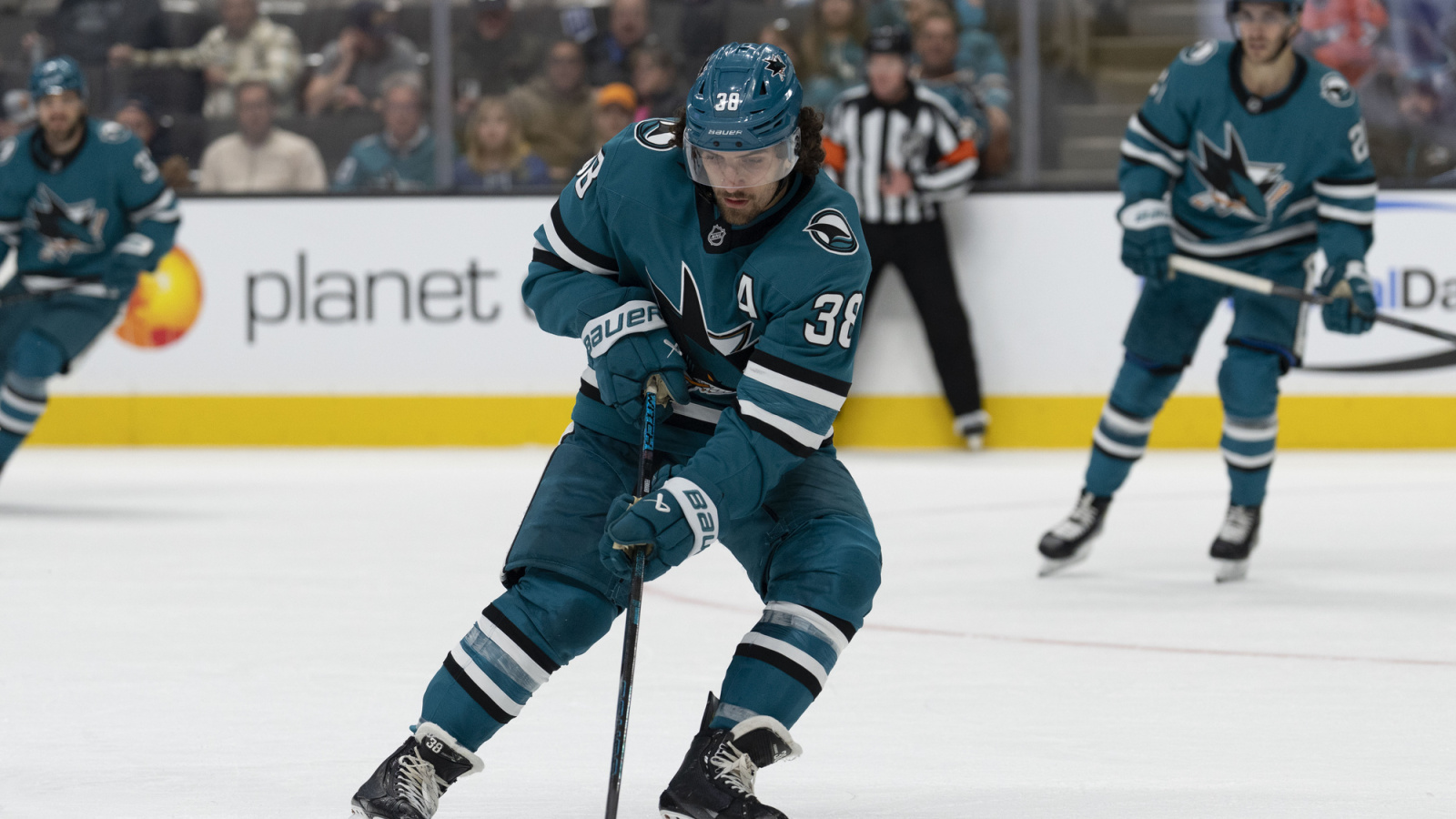 Jets Linked to Blockbuster Move for Sharks' Defensive Star, per David ...