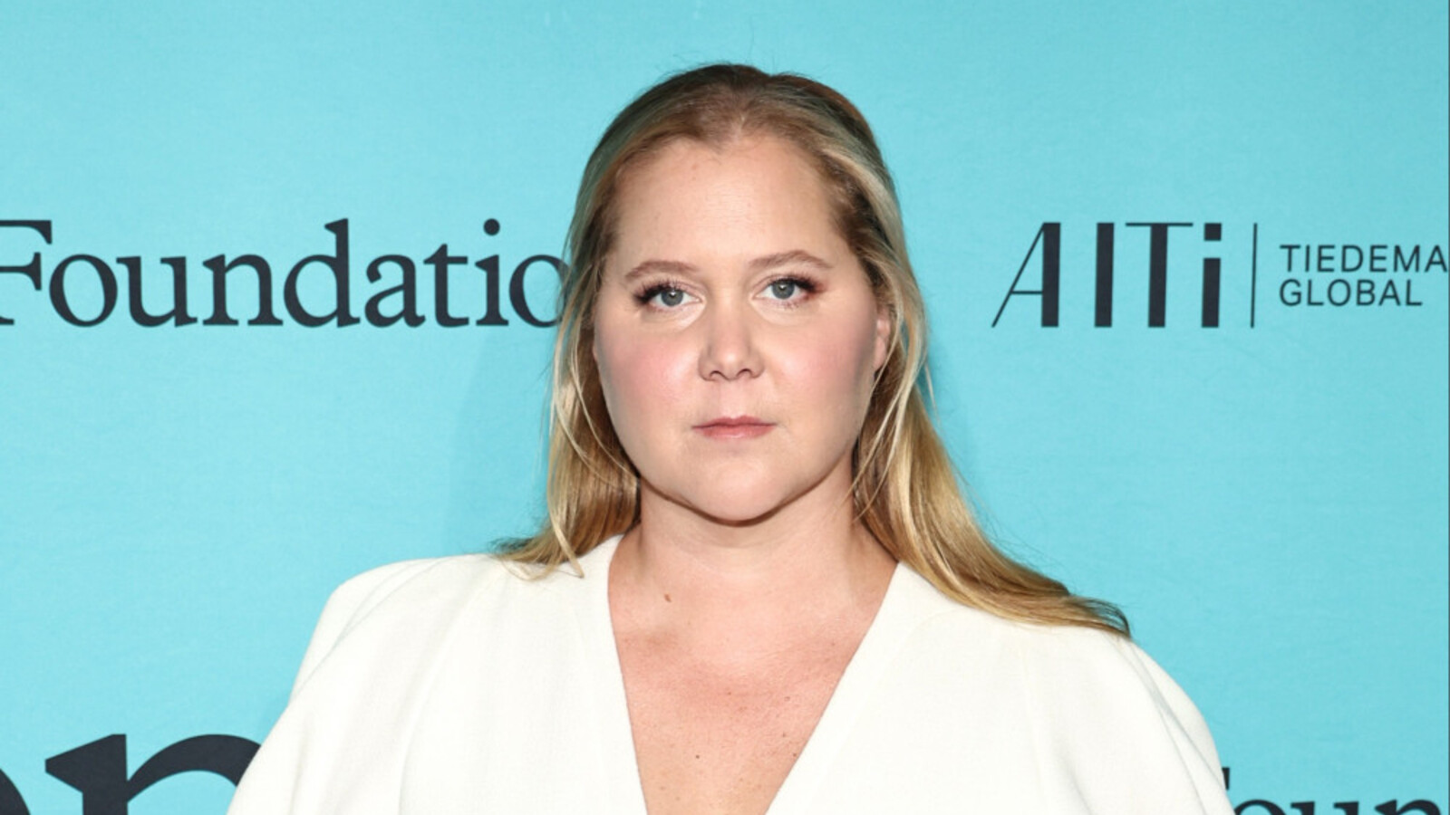 Amy Schumer undergoes back surgery | Yardbarker
