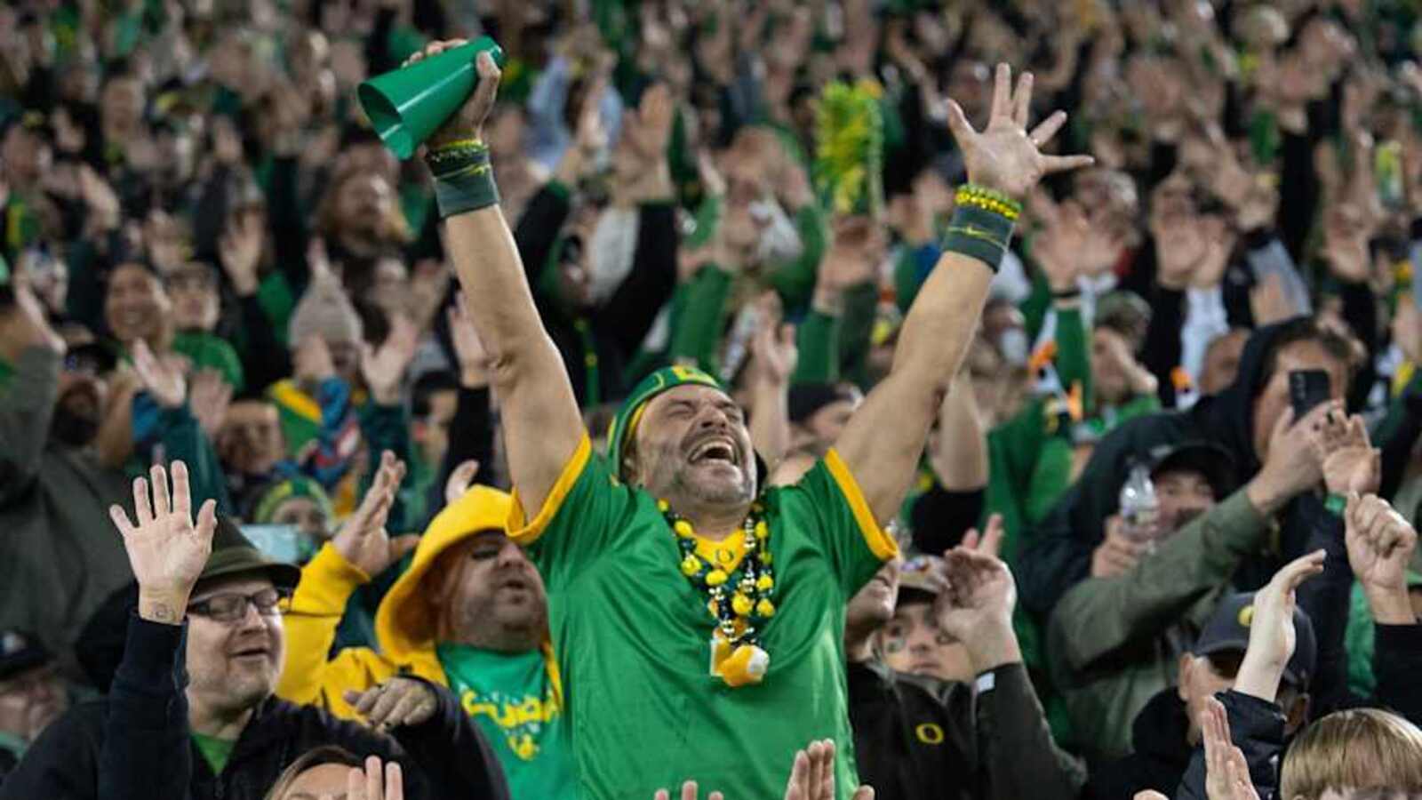 Oregon Ducks Football Season Ticket Prices To Increase Next Season ...