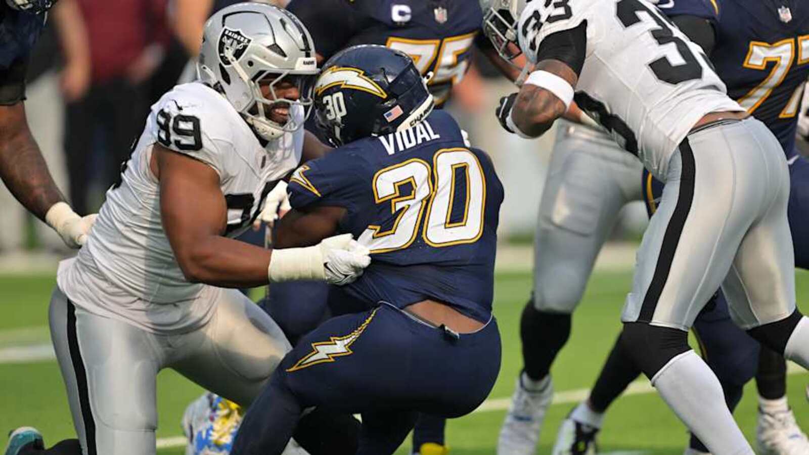 How 1 Play vs. Chargers Summed Up the Raiders' Season | Yardbarker