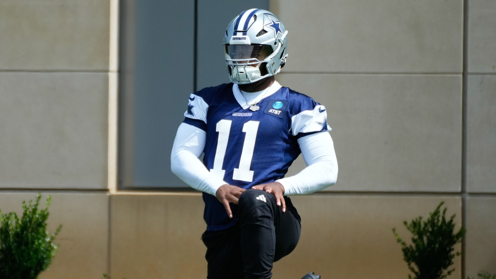 Cowboys' Micah Parsons responds to podcast jab from teammate | Yardbarker