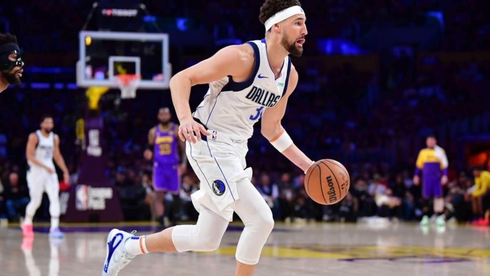 Dallas Mavericks Drop 107-99 Decision to Los Angeles Lakers | Yardbarker
