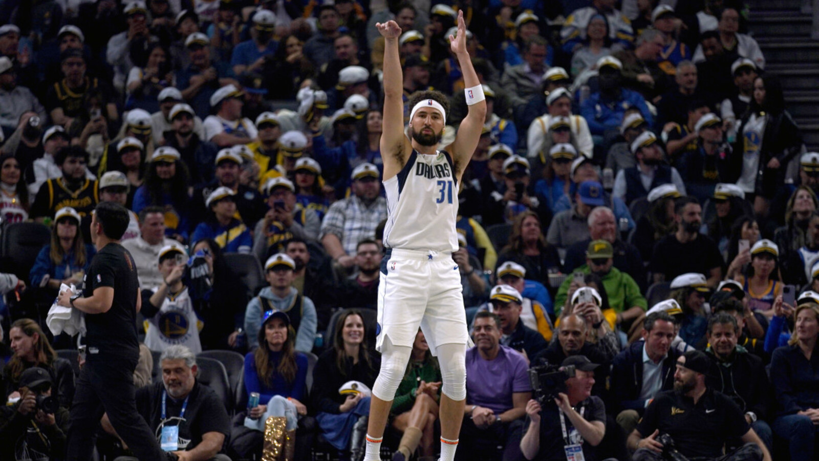 Warriors Fans' 'Captain Klay' Tribute to Klay Thompson Goes Viral ...