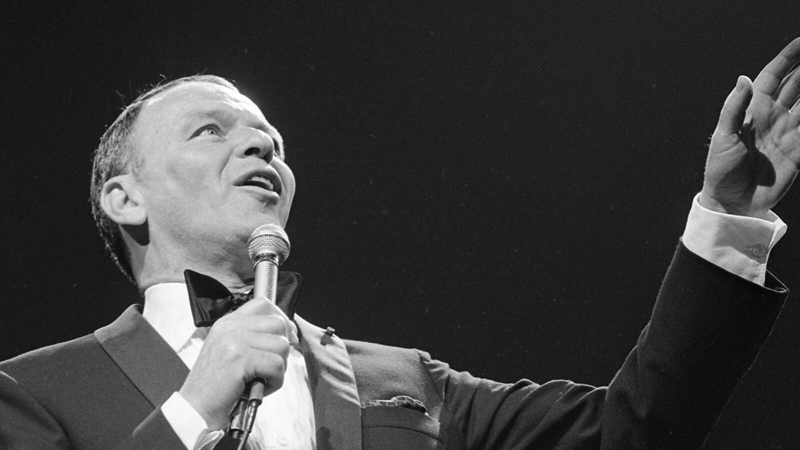 Dressed to thrill: The most stylish musicians of all time | Yardbarker