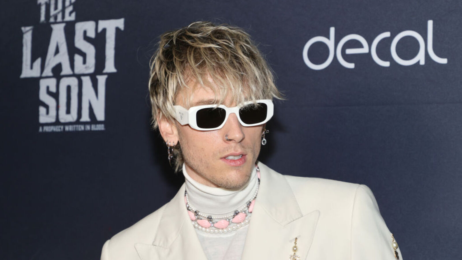 Machine Gun Kelly Reacts to Being Snubbed From White Rapper Mount ...