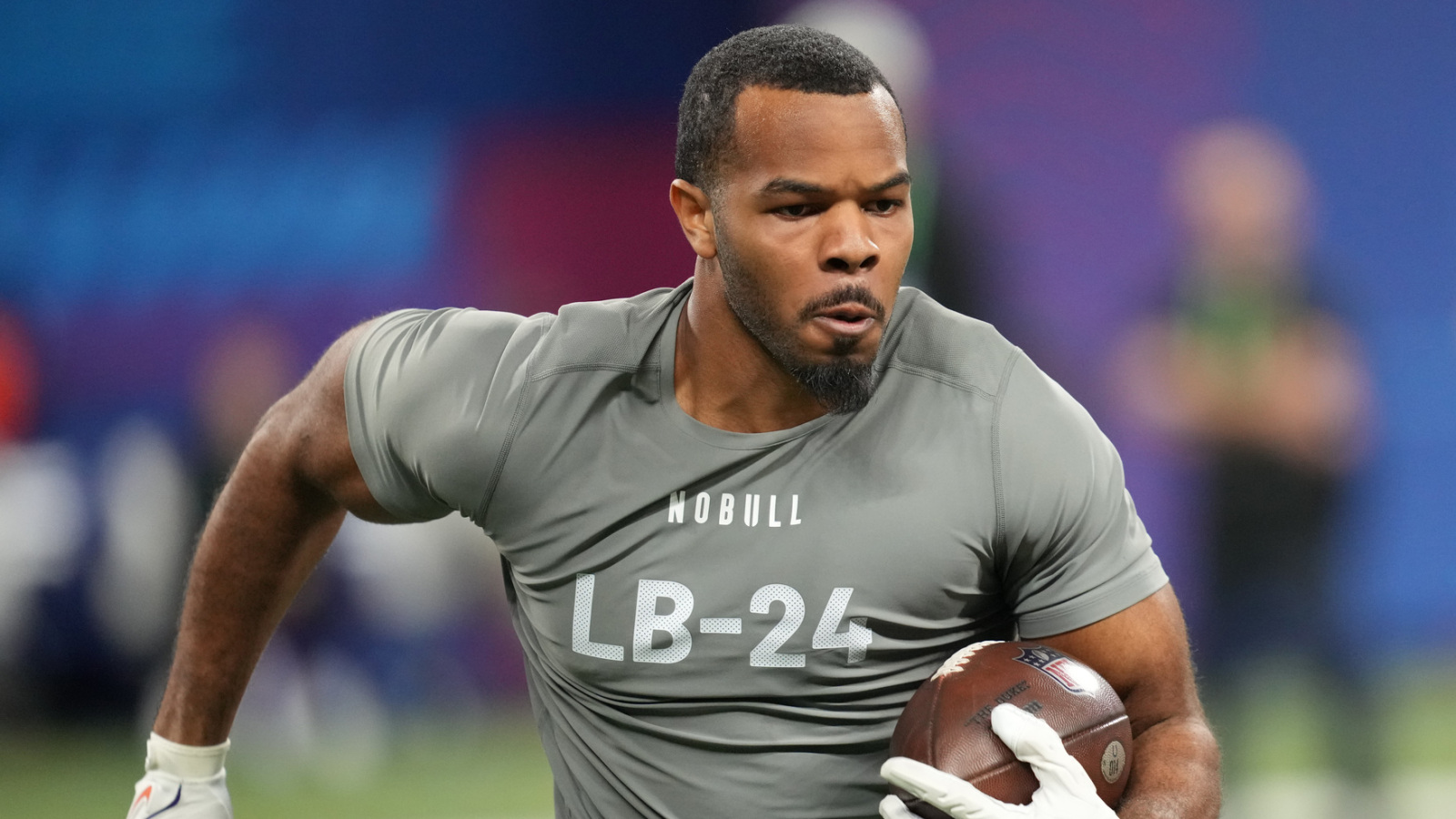 Son of former All-Pro leads rookie standouts in Friday's action ...