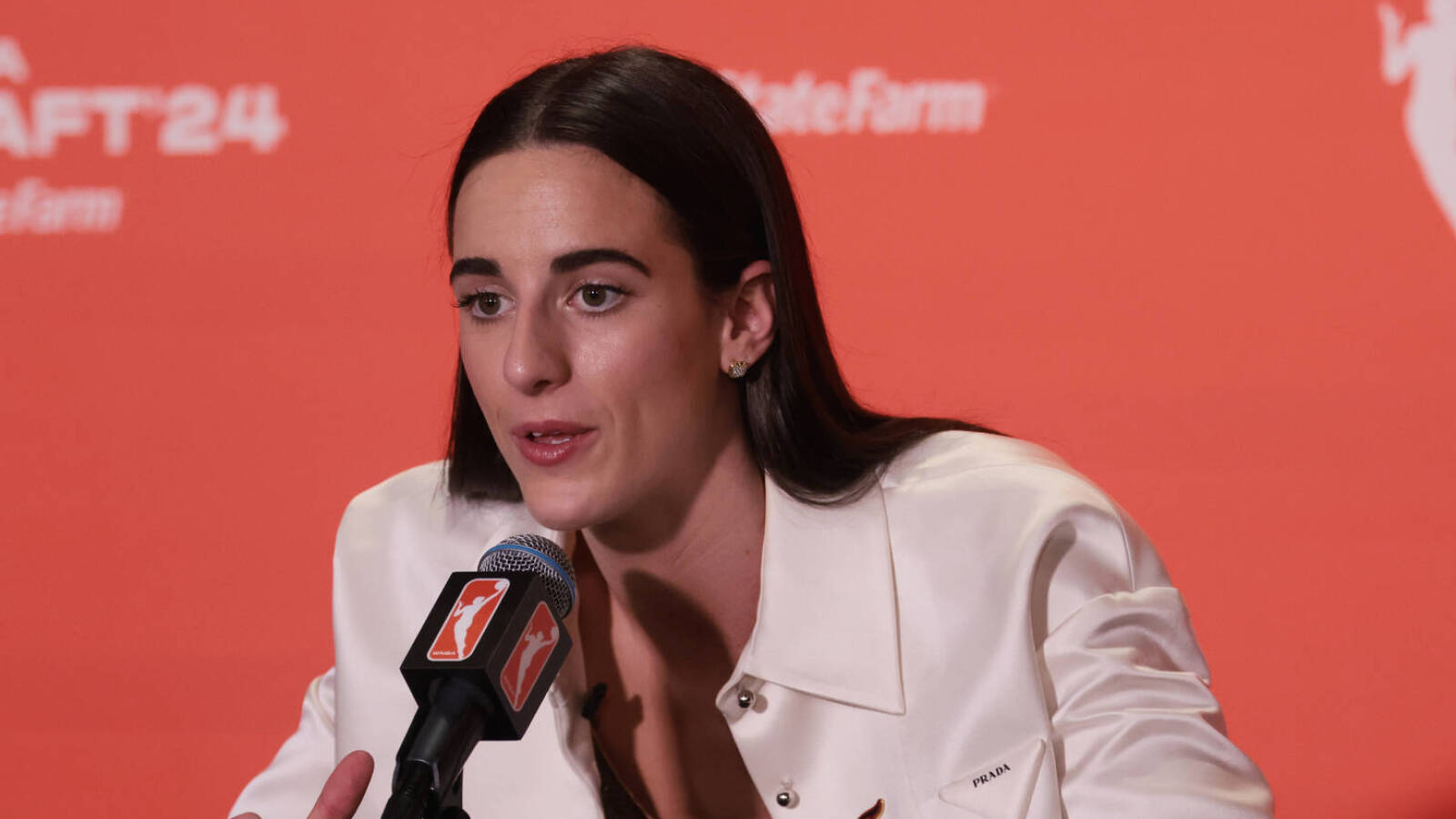 Reporter Gregg Doyel apologizes for awkward remarks to Caitlin Clark ...