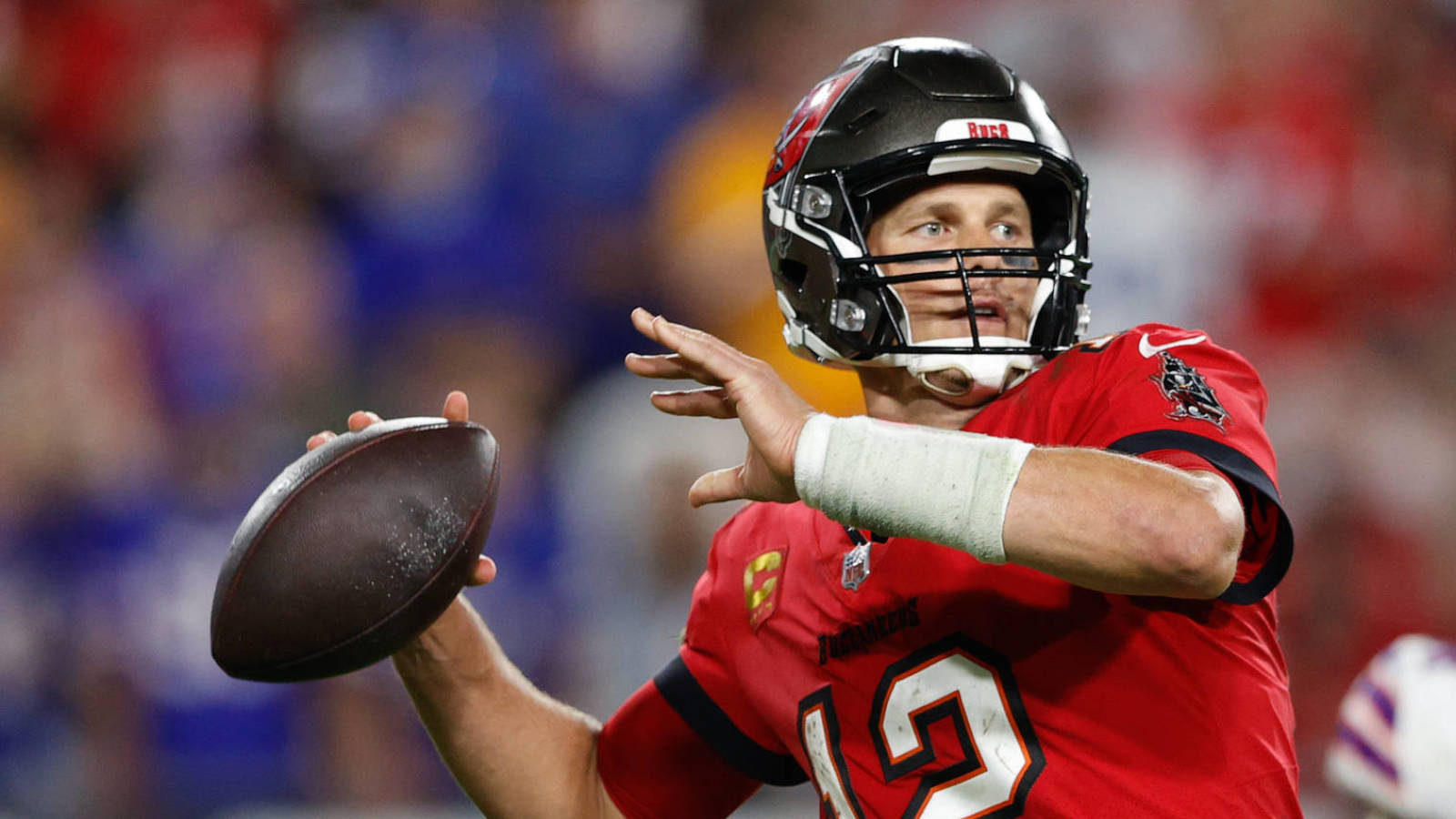 Bucs QB Tom Brady has shoulder issue ahead of Saints game? | Yardbarker
