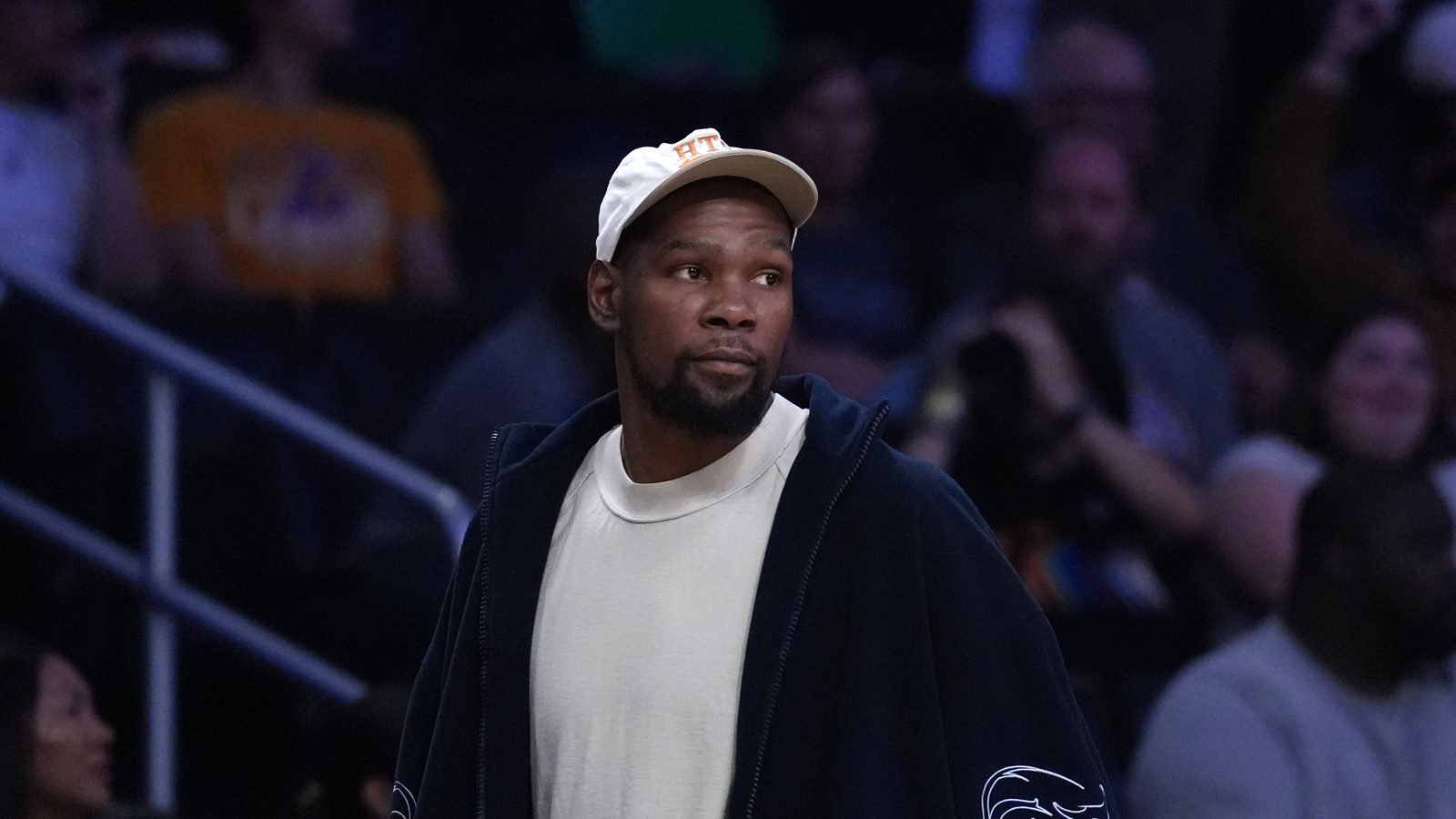 Kevin Durant Claps Back After Fans Spark 'Hypothetical' Michael Jordan ...