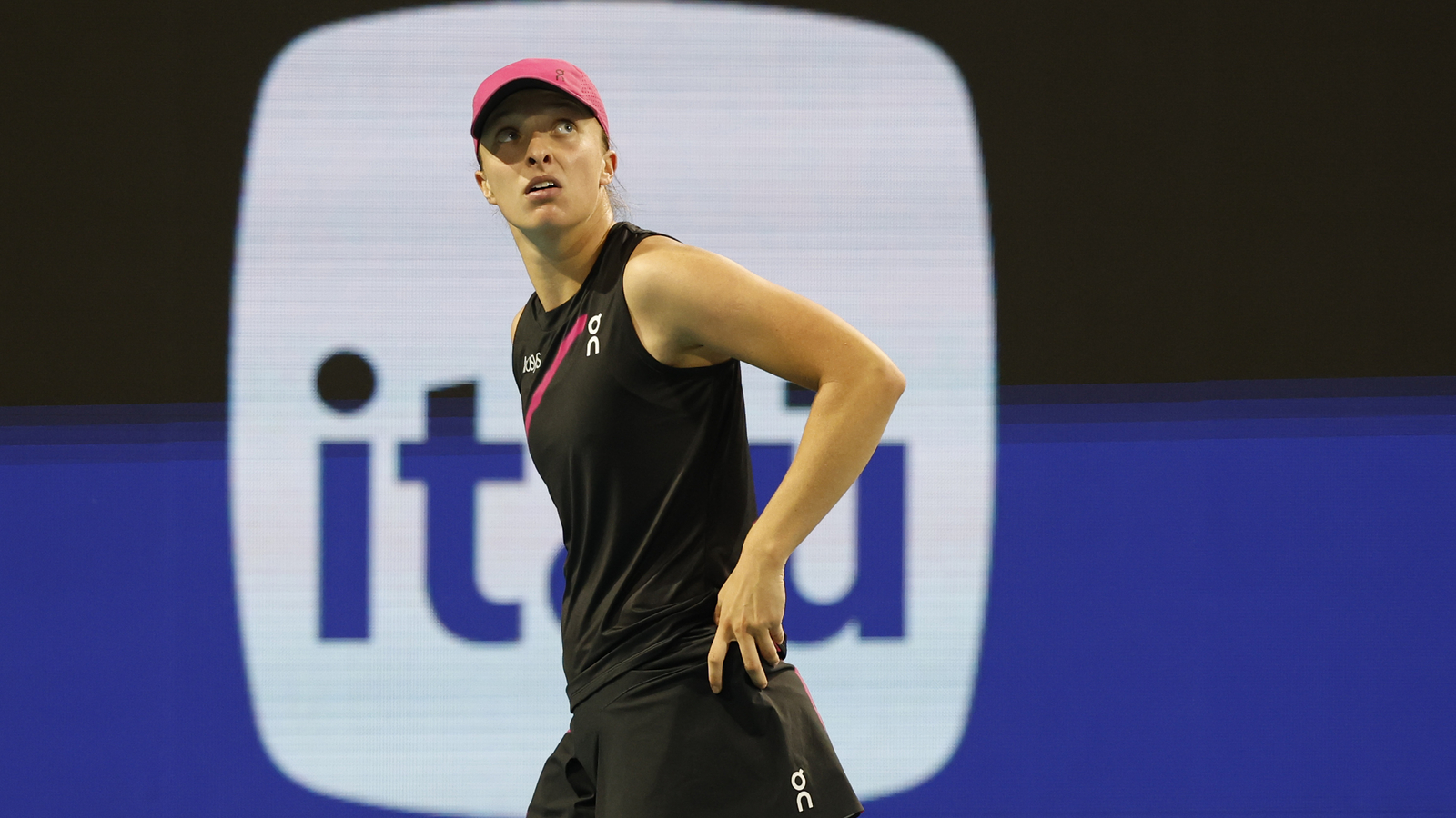 'I feel for people': Courtney Cox showers praise on Iga Swiatek after ...