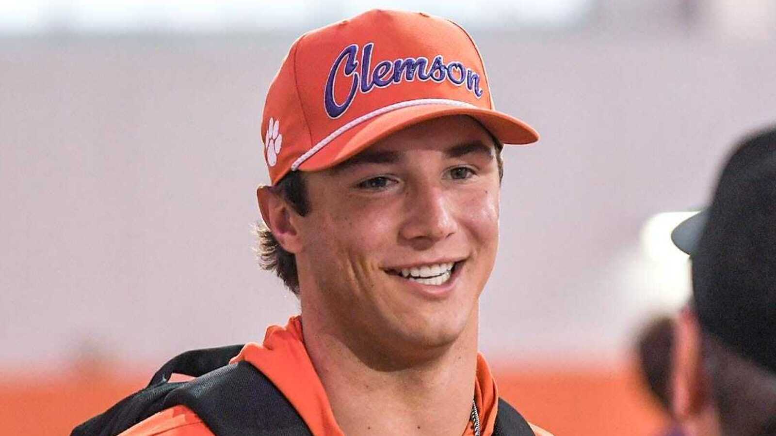 Cade Klubnik, Clemson Tigers Pay Special Visit To Children’s Hospital ...