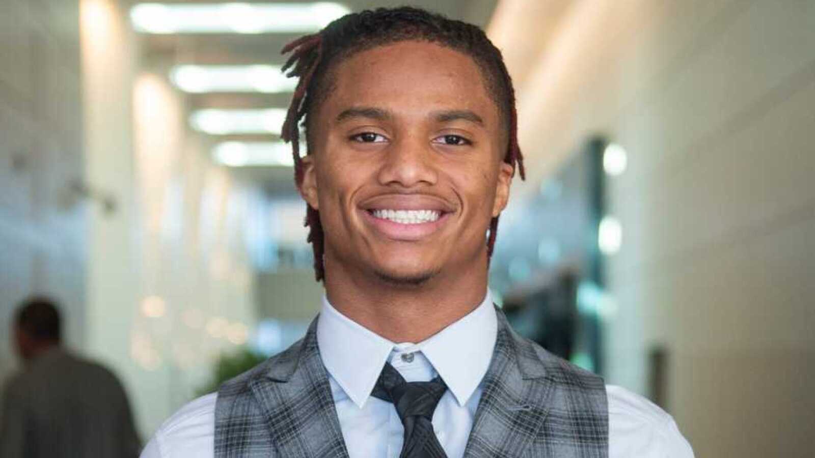 College football world reacts to Ryan Williams first TD at 17-years-old ...