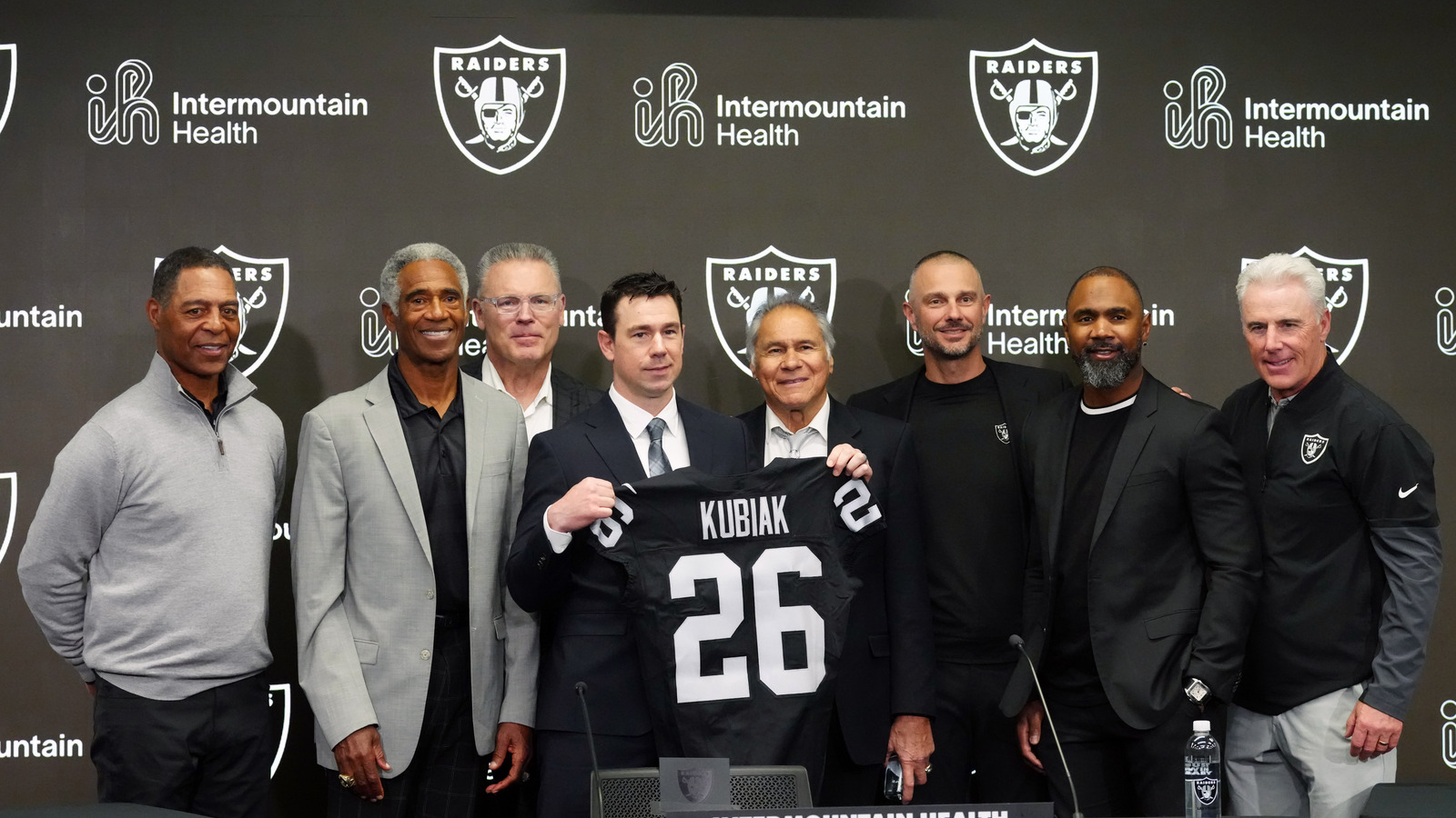 Raiders Made the Right Call Promoting Rob Leonard to DC | Yardbarker