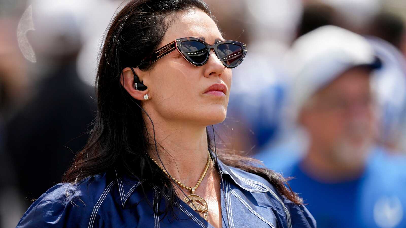 Jim Irsay’s daughter Carlie was plugged-in during Colts’ game | Yardbarker