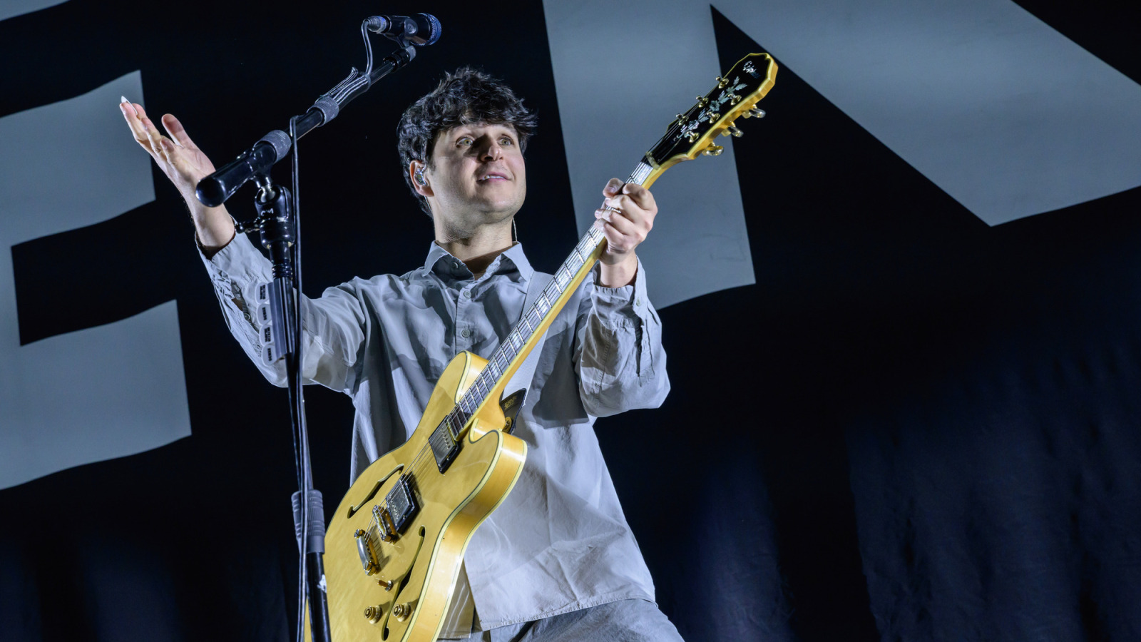 Vampire Weekend announces tour dates | Yardbarker