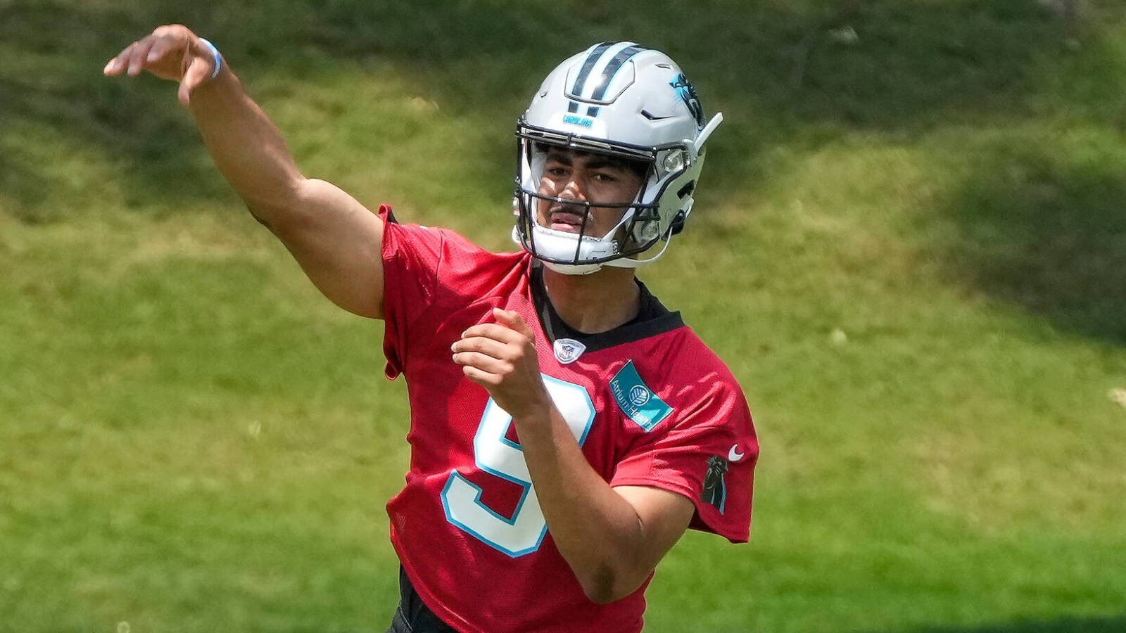 Panthers rookie QB cracks NFL's top 10 in jersey sales | Yardbarker
