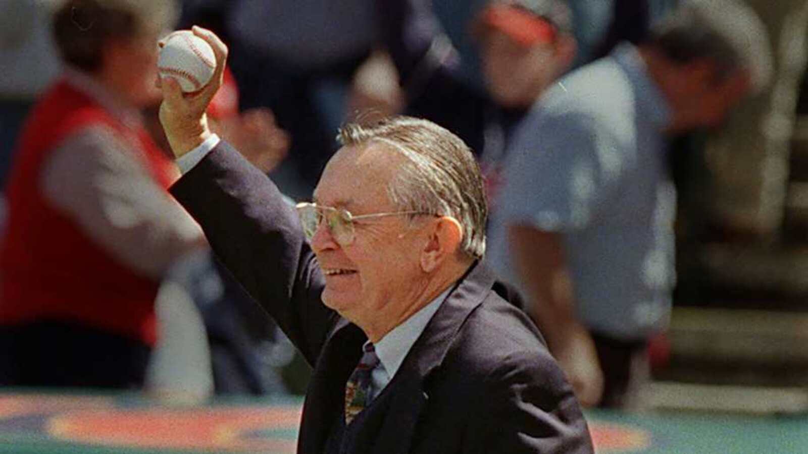 Larry Dolan, Uncle of Knicks Owner, Dies at 94 | Yardbarker
