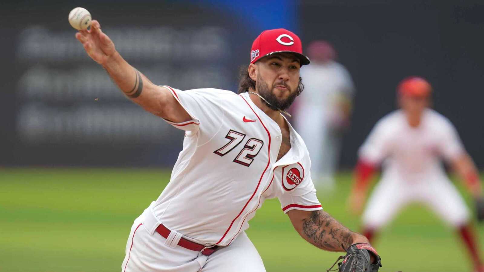 Reds Outright Lyon Richardson | Yardbarker