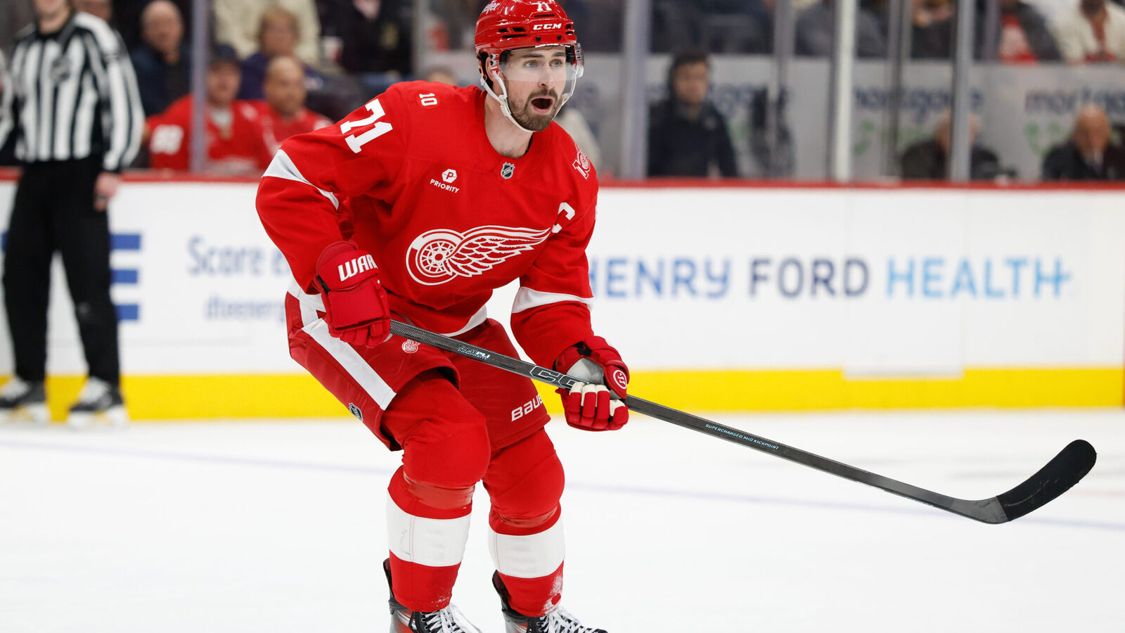 Could Sharks, Stars nudge their way into Larkin sweepstakes? | Yardbarker