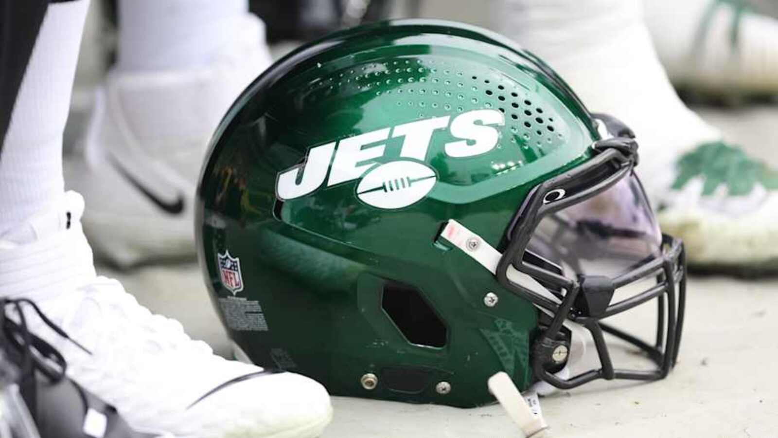 Jets Linked To 'Fan Favorite' Eagles Third-String QB In Potential Trade ...