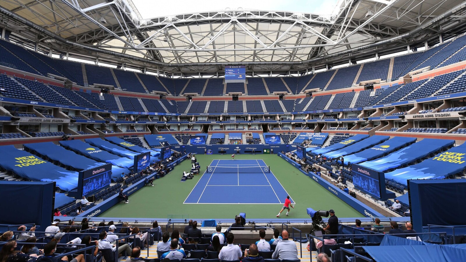 Fire alarm, 'Hawk-Eye' system shutdown briefly halts play at U.S. Open ...