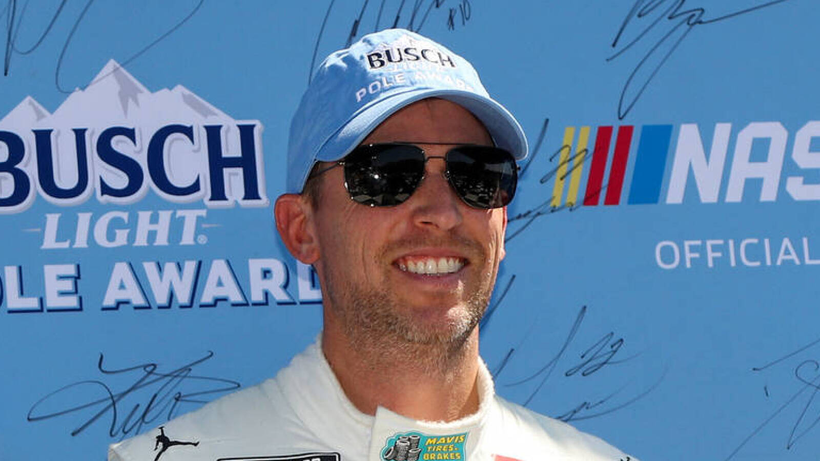 Denny Hamlin throws Kevin Harvick under bus for rule change | Yardbarker