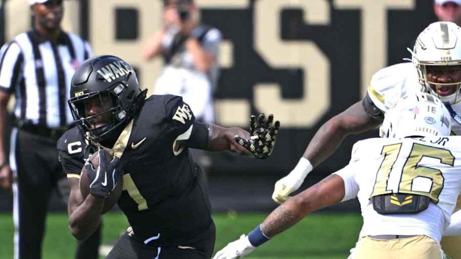 Wake Forest Leads Rival Tar Heels at Halftime | Yardbarker