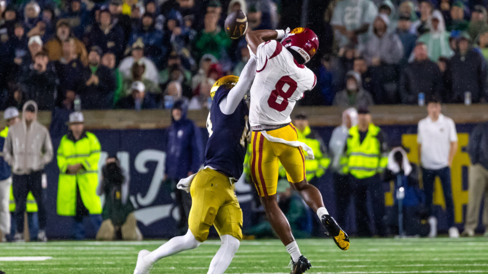 The Iconic Notre Dame vs. USC Rivalry Game Is Ending - For Now | Yardbarker