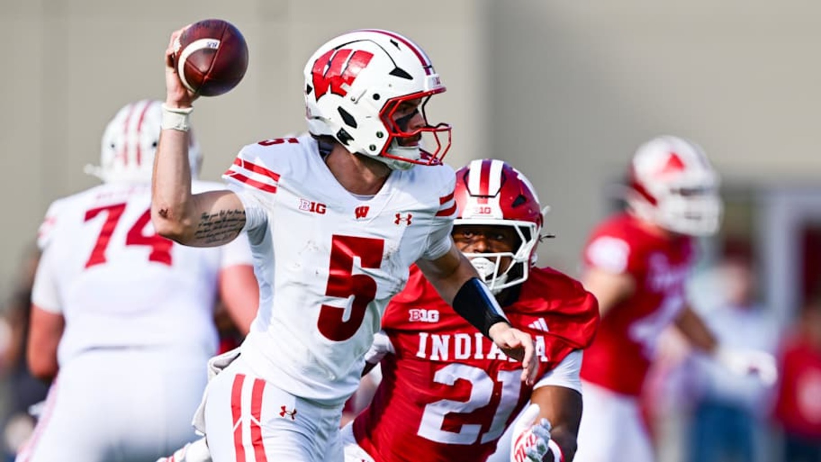 Carter Smith gives Wisconsin Badgers hope at QB, showing progress in ...