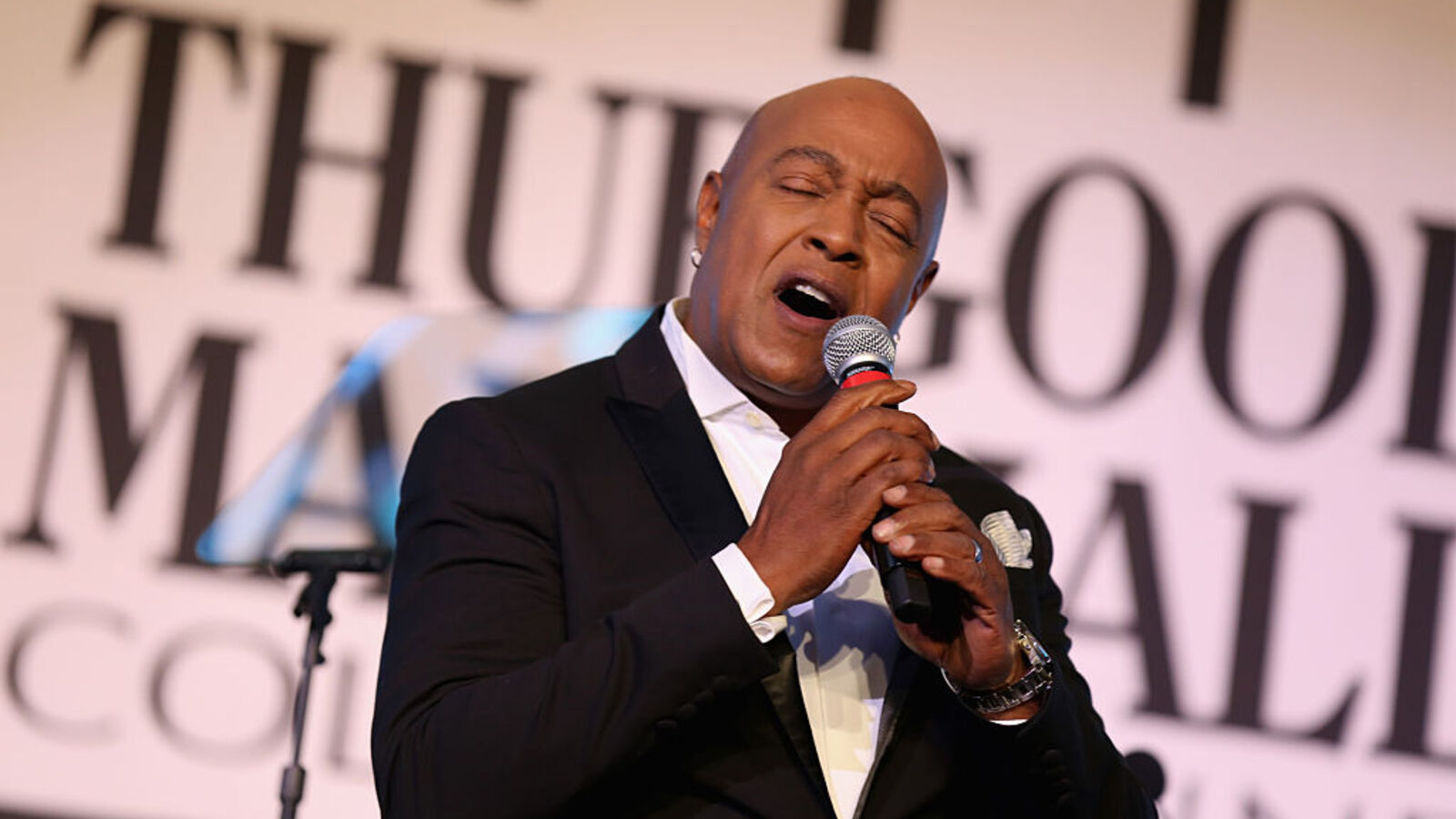 Peabo Bryson, Legendary Duet Singer of 'A Whole New World,' Dead at 75 ...