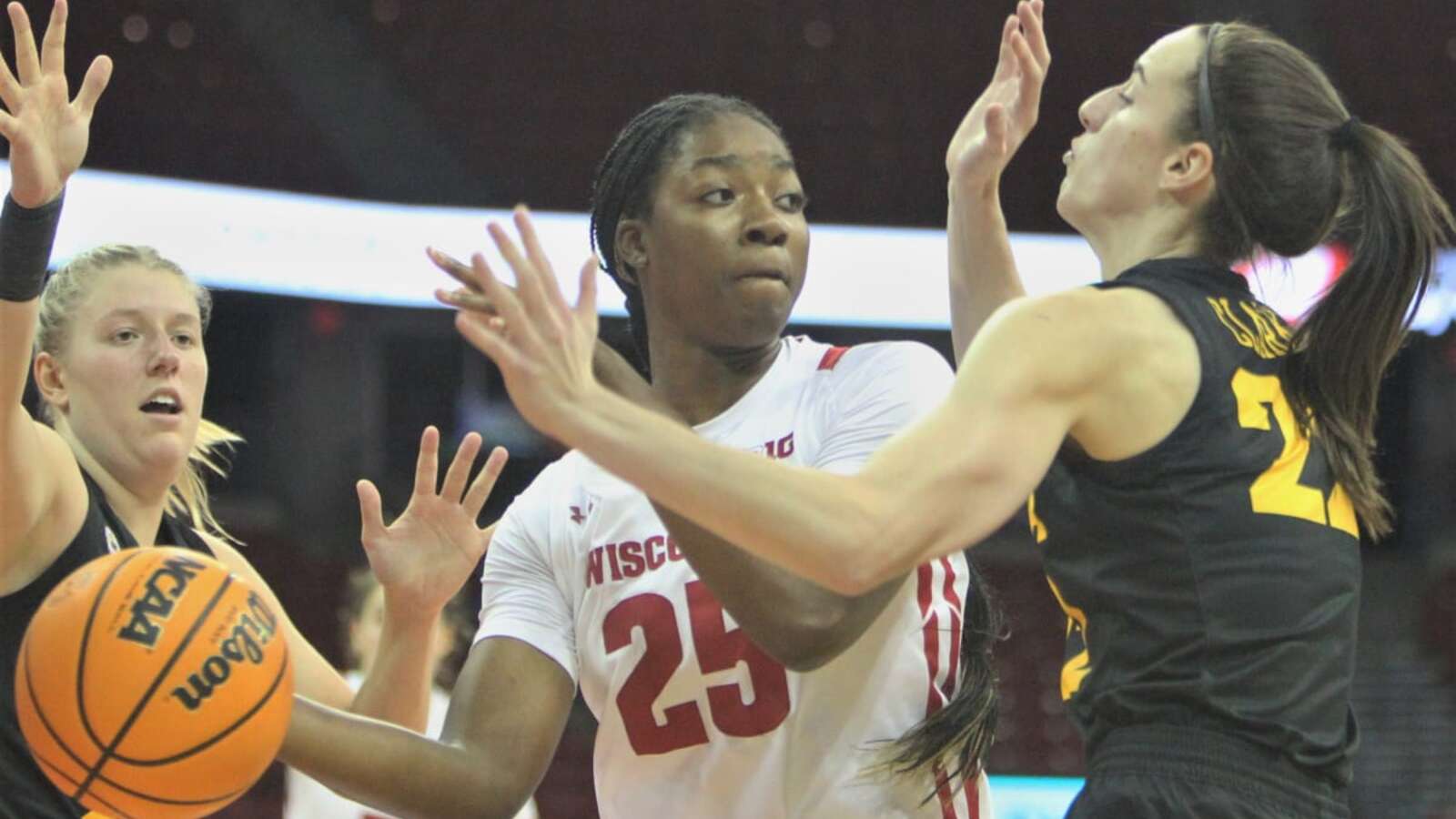 Badgers Women Claim First Big Ten Victory | Yardbarker