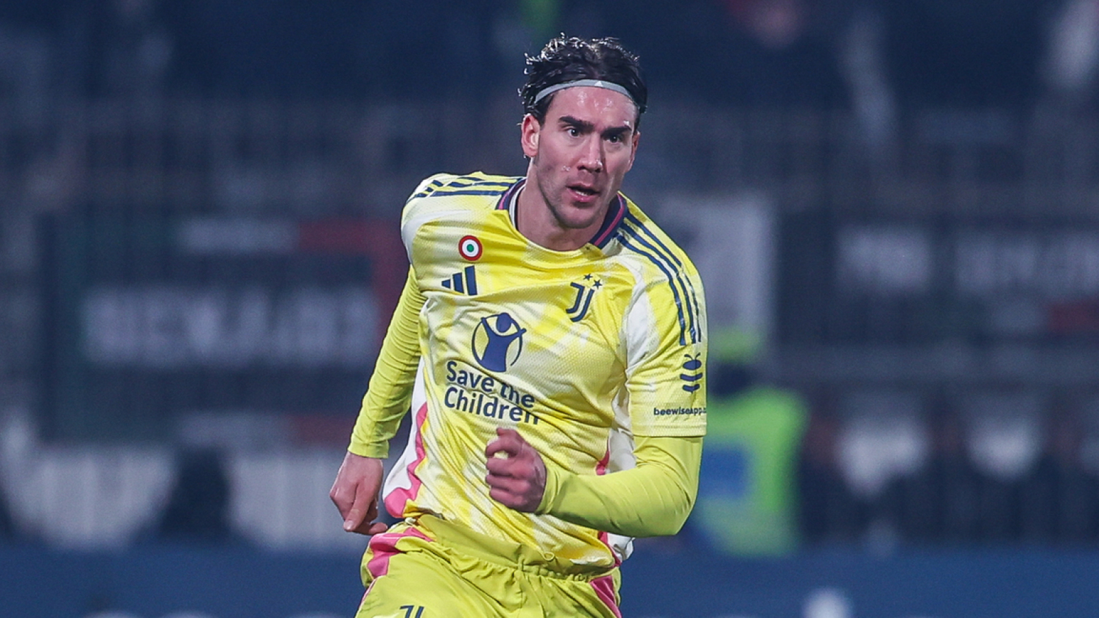 Manchester United steps up interest to beat Arsenal and sign Serie A ...