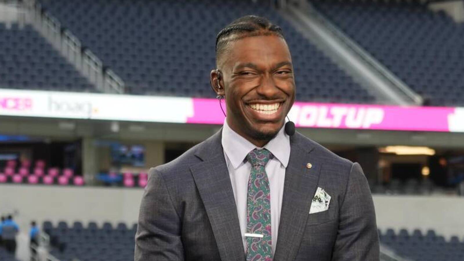 Watch: RGIII leaves ESPN broadcast mid-game after finding out wife is ...