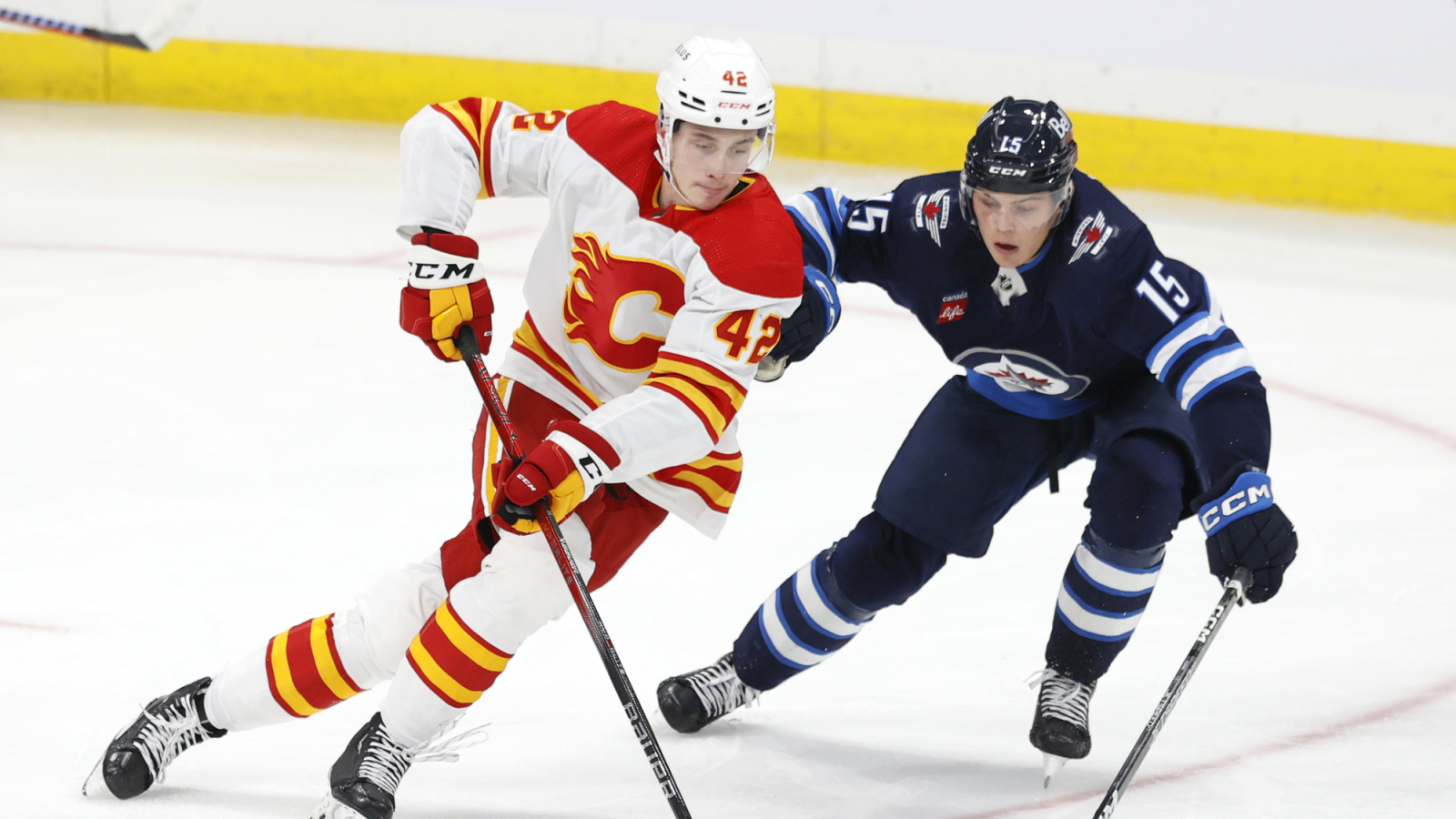 Sam Honzek has capitalized on his opportunity with the Flames | Yardbarker