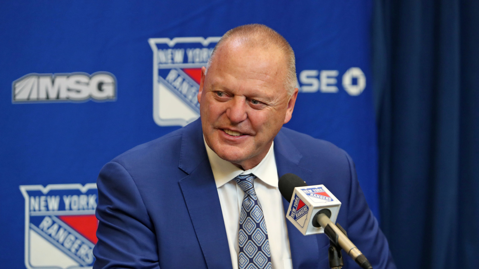 Former New York Rangers Head Coach Expected to Join KHL Team in ...