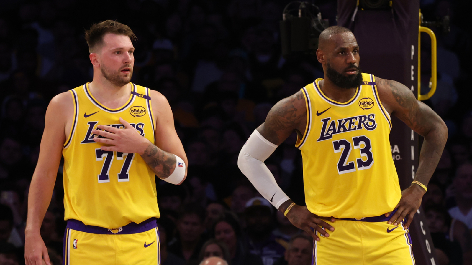 Lakers duo continues to rewrite history books | Yardbarker