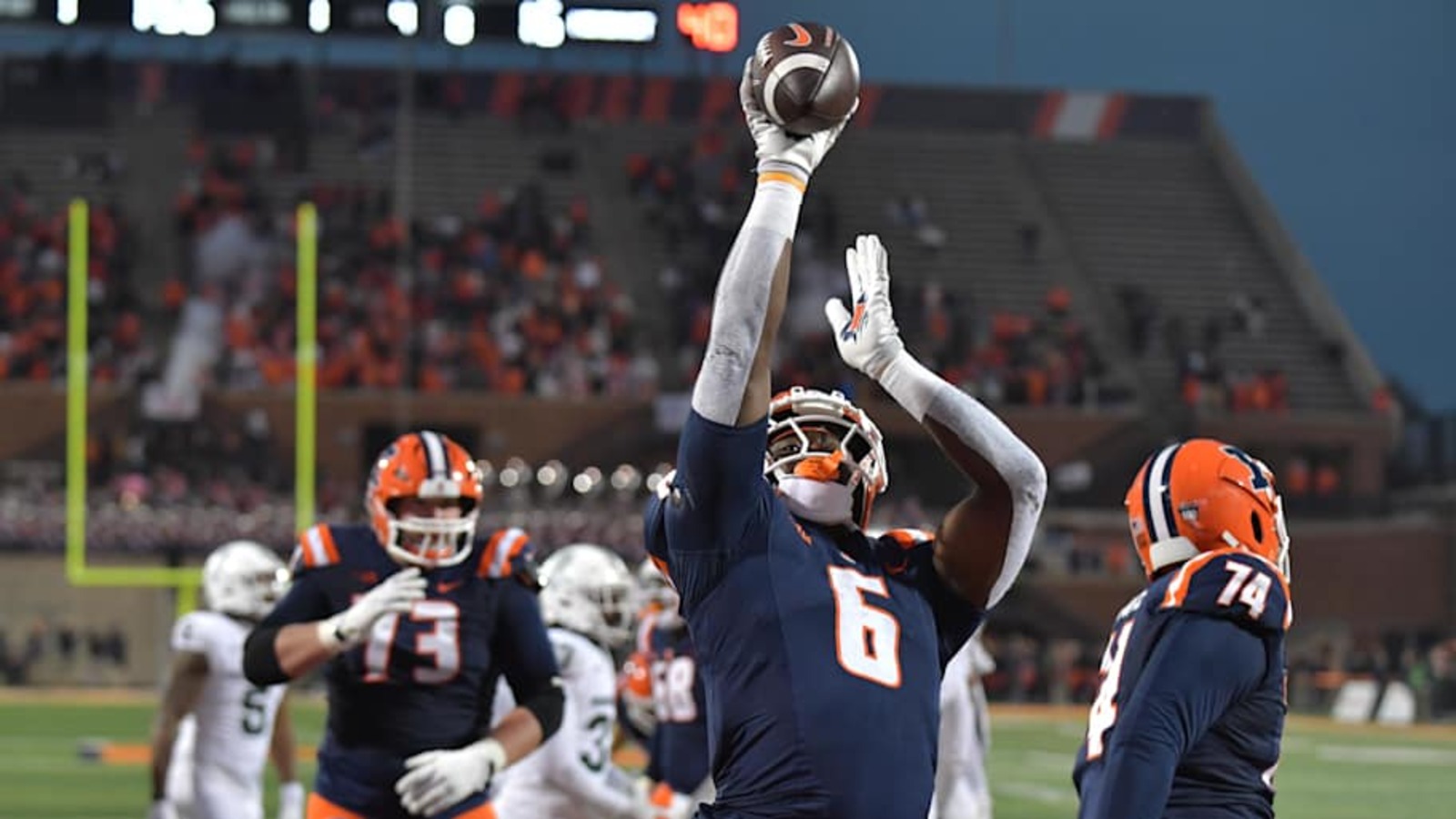 Play of the Week: Illinois Football's Josh McCray Stiff-Arms Into End ...