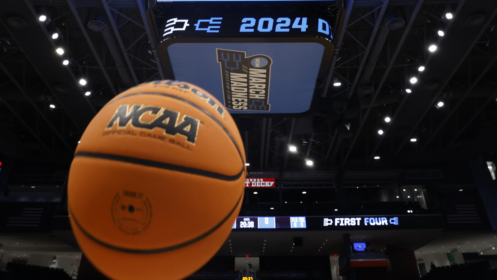 NCAA Tournament: Odds and picks for every Thursday game | Yardbarker