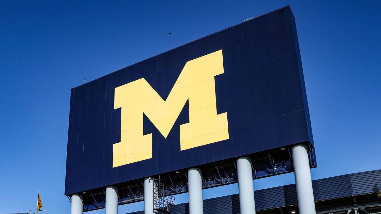 Michigan Wolverines receive commitment from four-star QB Carter Smith ...