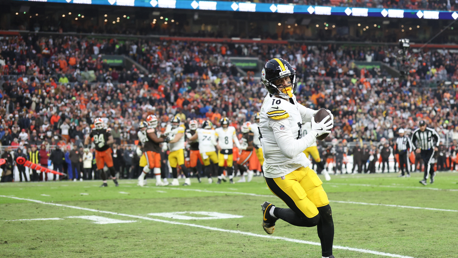 Ex-Pro Bowl WR has announced his retirement | Yardbarker
