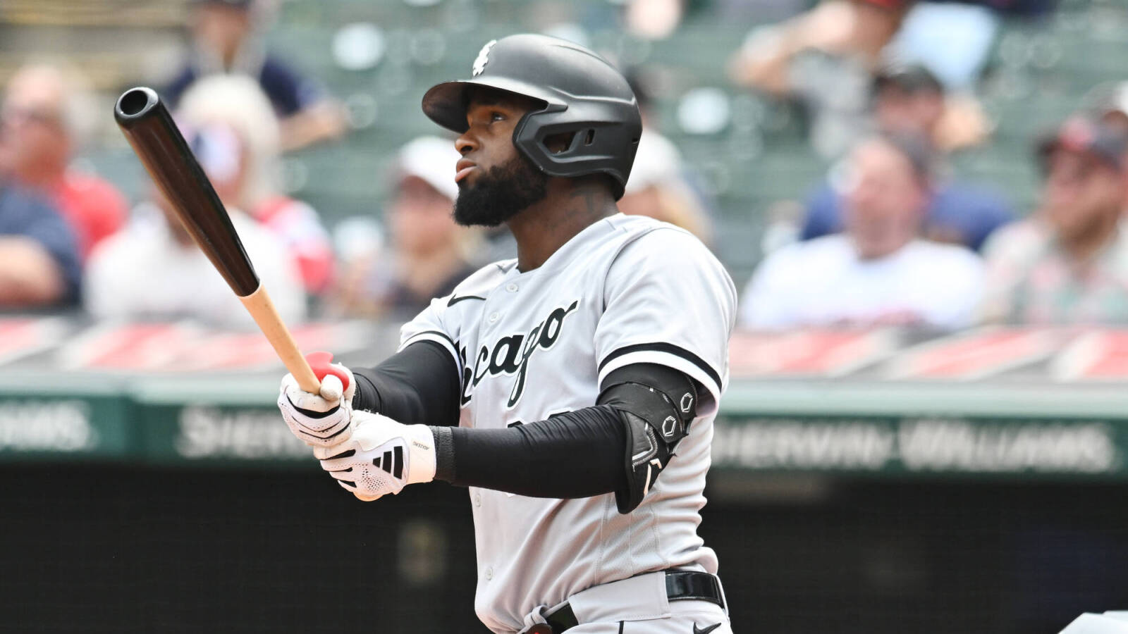 Watch: White Sox's Luis Robert Jr. hits pitch out of the ballpark vs ...