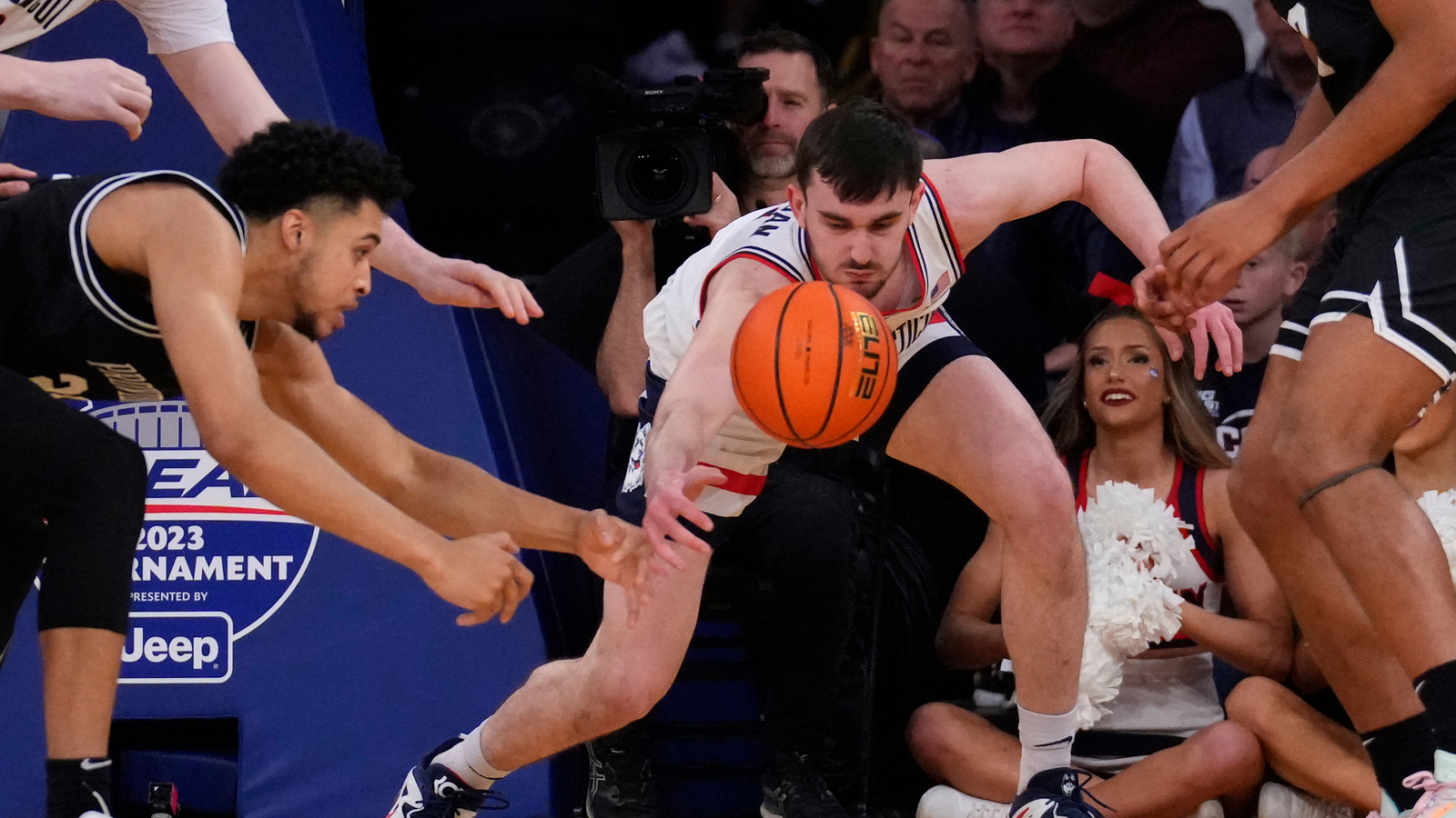 Inspired Madness: Two NCAA player props for Friday | Yardbarker