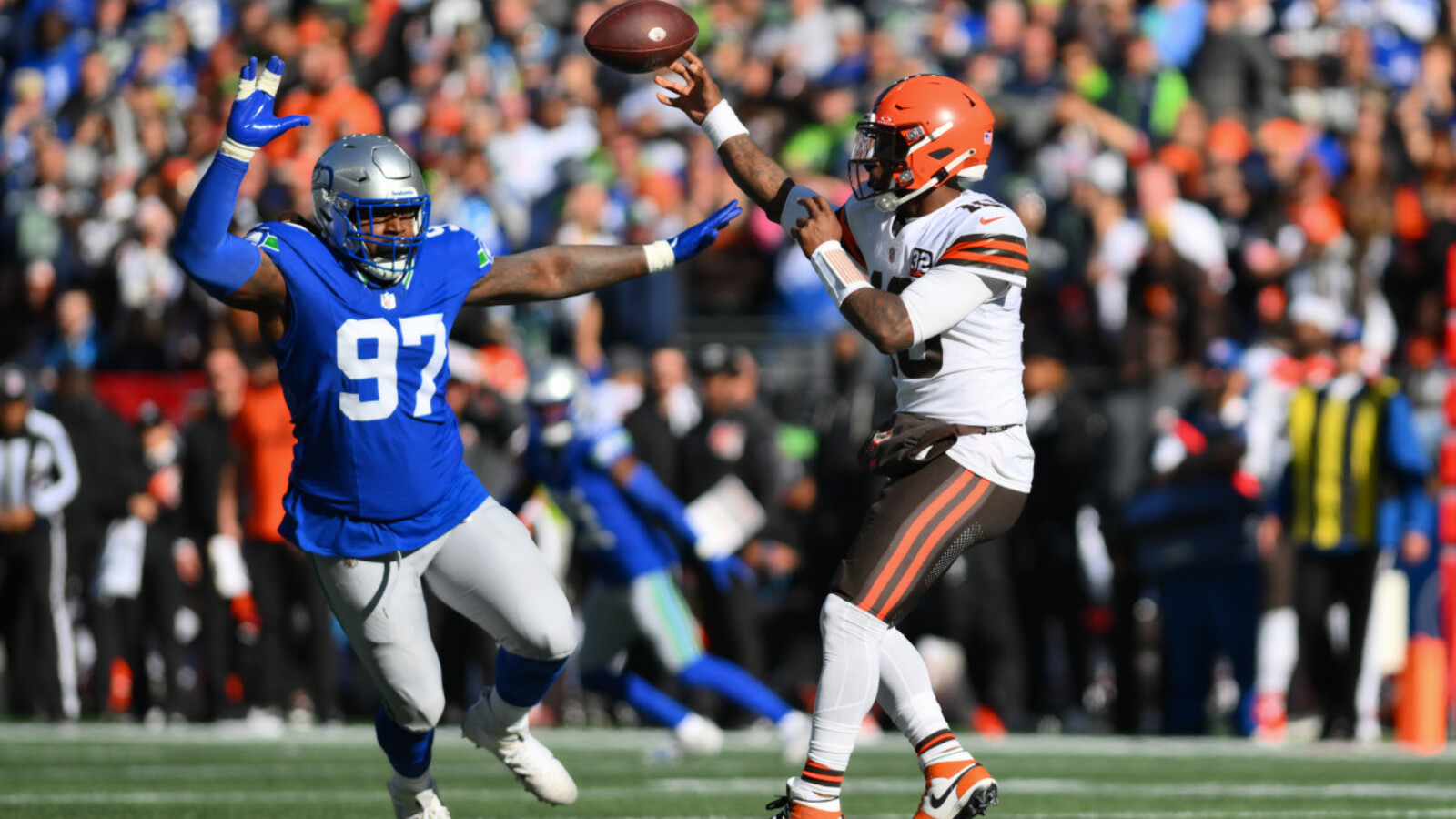 Houston Texans are signing defensive lineman Mario Edwards to a one ...