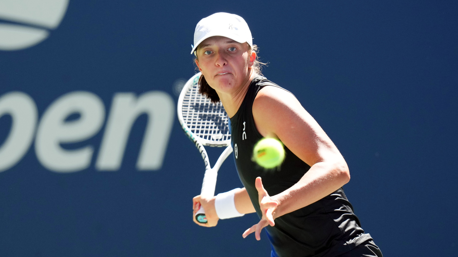 Swiatek Happy To Stay 'Fully Professional' When Thrashing Best Friend ...